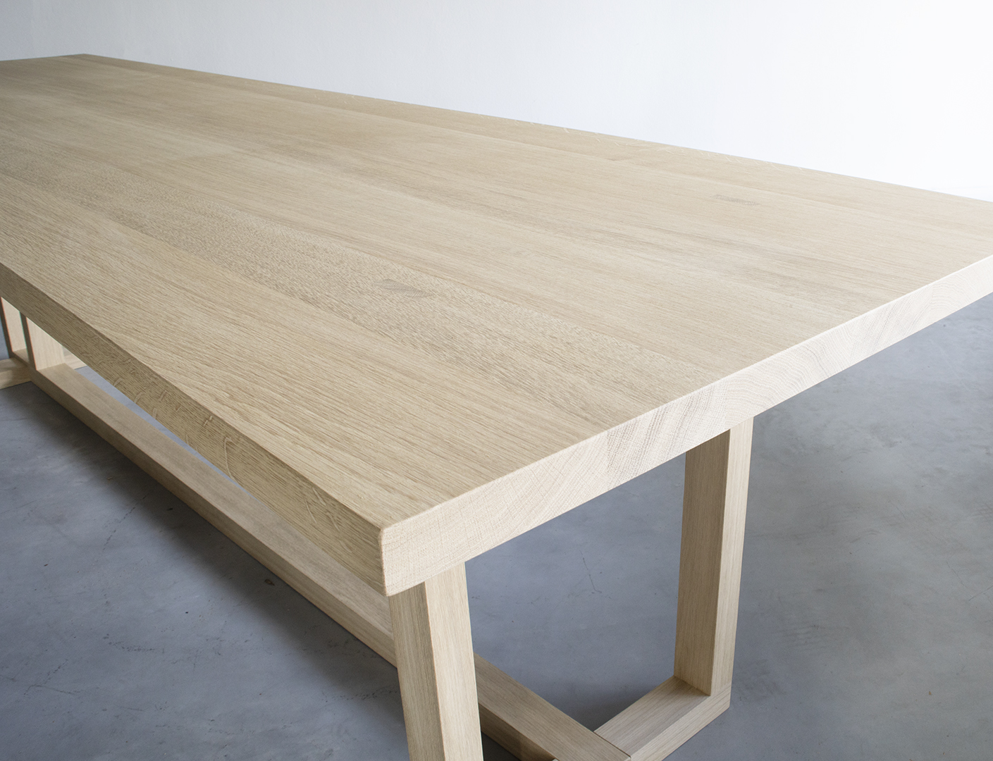 WEDGE TABLE - Gotham Notting Hill