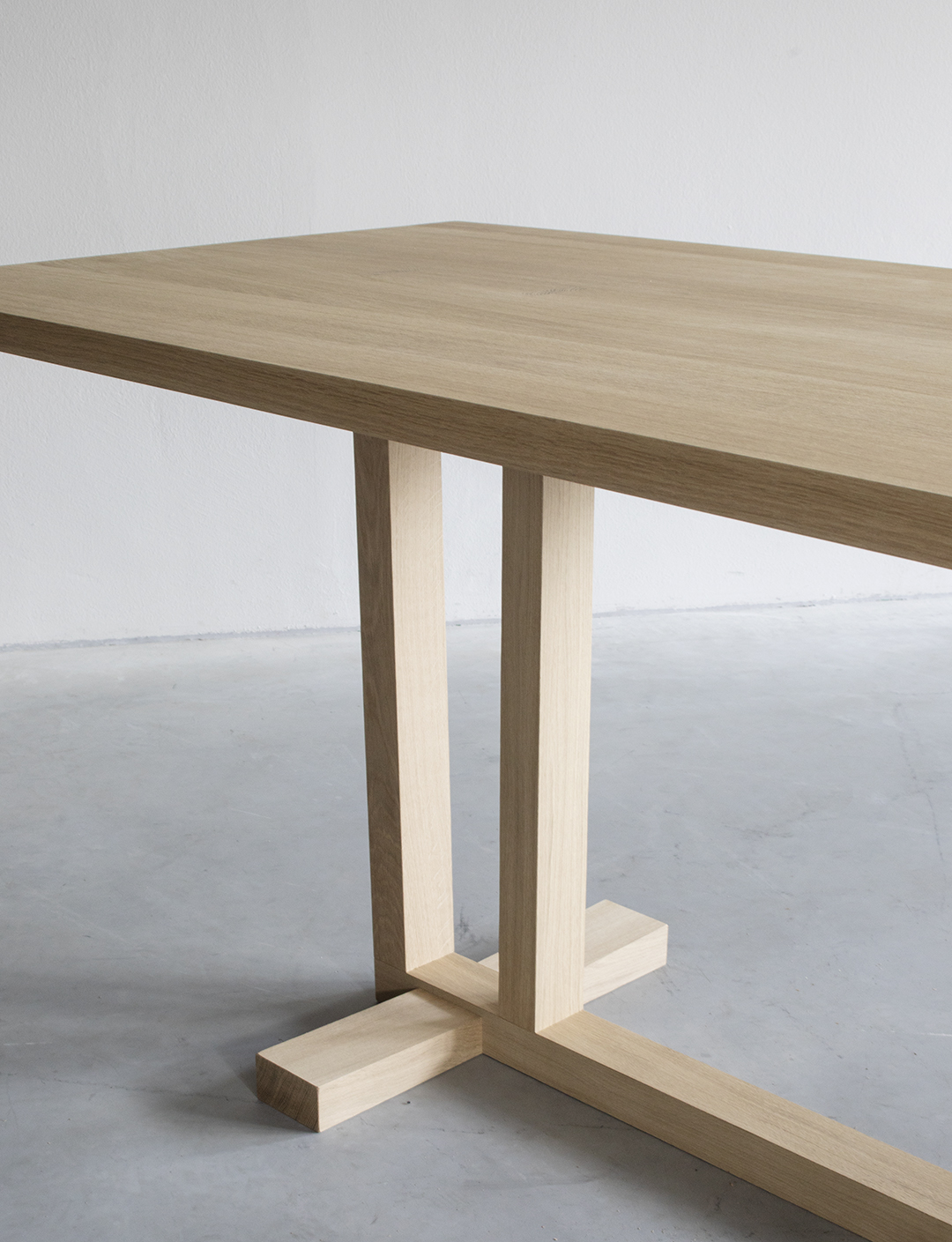 WEDGE TABLE - Gotham Notting Hill